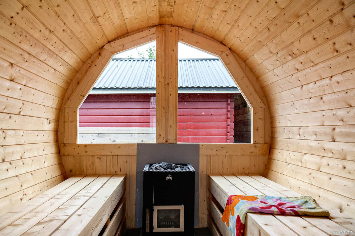 Vedfyrt badstue | First Camp