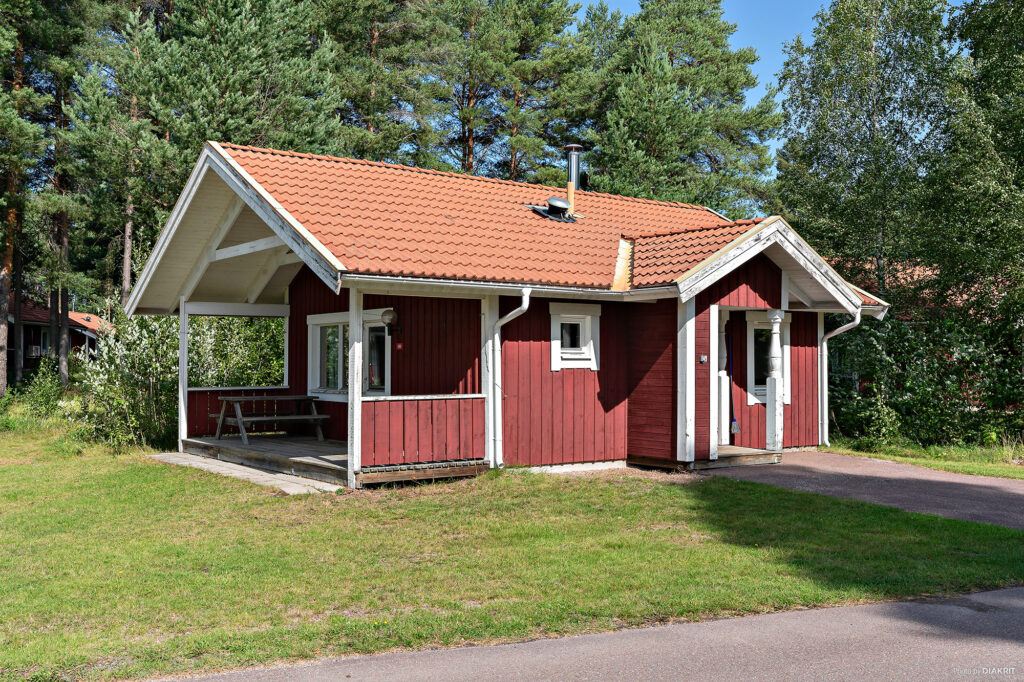 Dommarbackstuga Plus | First Camp